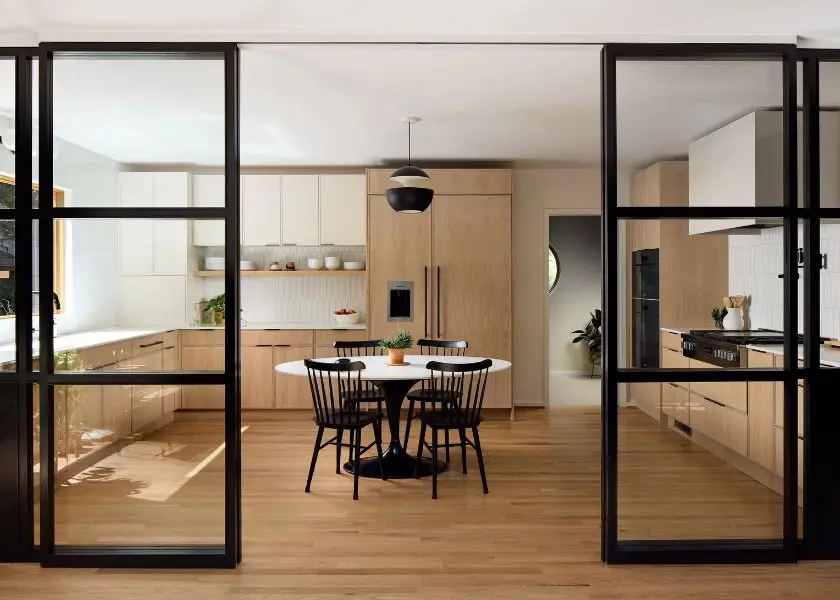 5 Contoh Desain Ruang Makan Open Space & Opsi Lampu Cantik | Olymplast